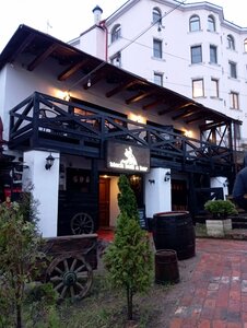 Black Bull (Progonnaya Street No:7Б), kafe  Vyborg'dan