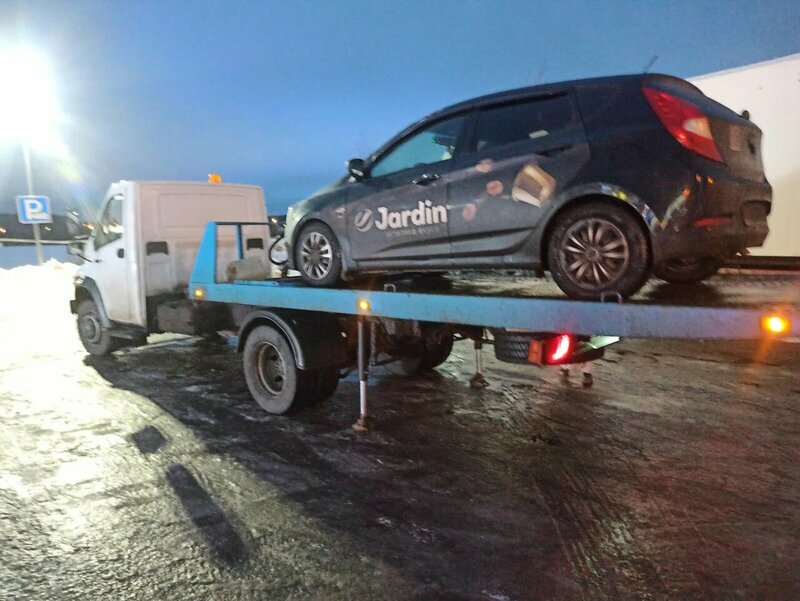 Çekici hizmeti Tow Truck Help, Saint‑Petersburg, foto