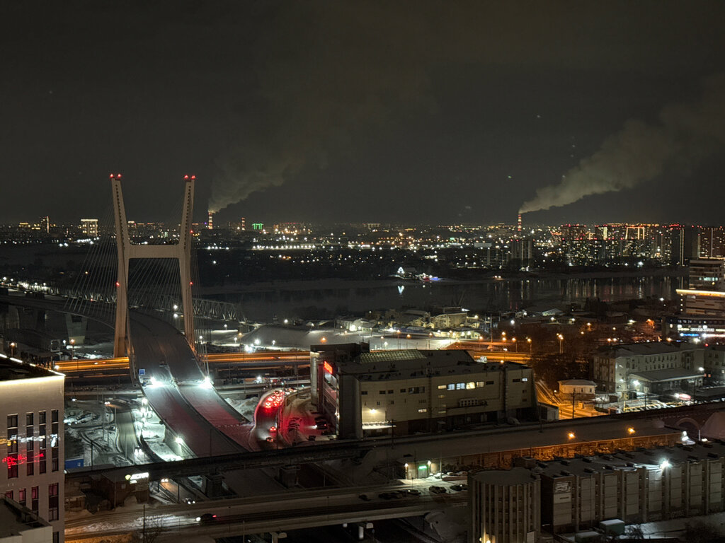 Konut blokları Zhiloy kompleks Arka, Novosibirsk, foto