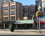 Hotel Las Almenas (Calle Acera del Darro No:84), otel  Granada'dan