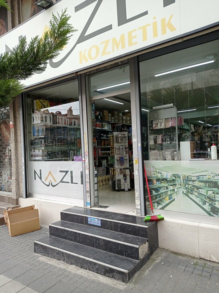 Kozmetik ve parfümeri mağazaları Nazlı Kozmetik Kuaför Malzemeleri, İstanbul, foto