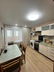 Апартаменты по суточно (Narodnaya ulitsa No:37), otel  Kamensk‑Şahtinski'den