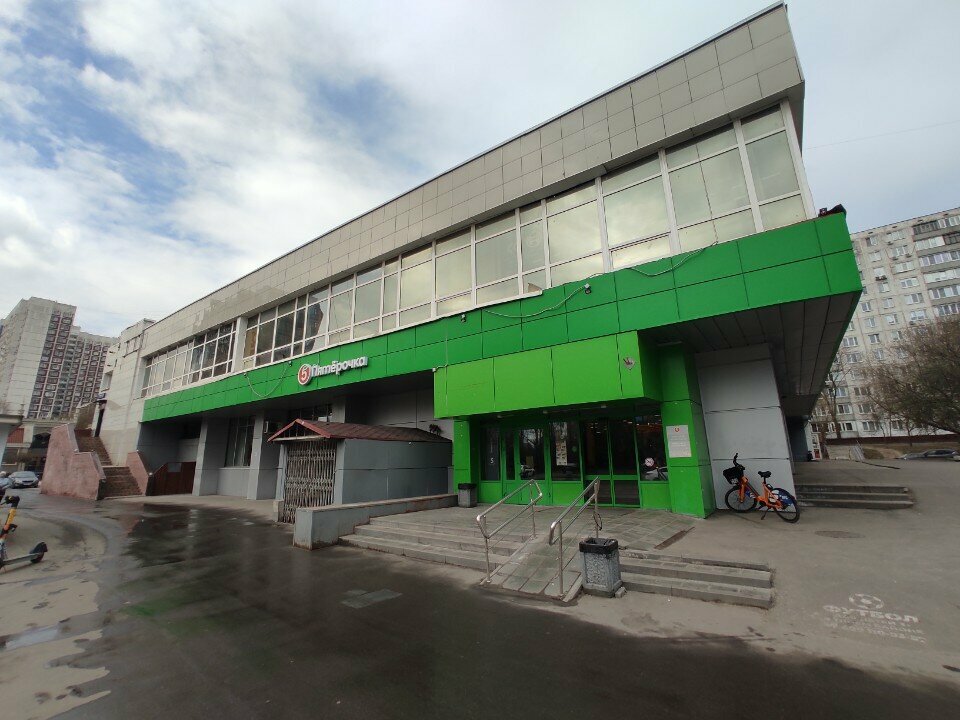 Geri dönüşüm maddeleri Re: Books, Moskova, foto