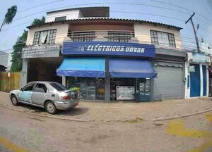 Eléctrico Urvan (Santa Cruz de la Sierra, Distrito Municipal 4, Subdistrito 29, Igmiri, 102), otomobil servisi  Santa‑Krus'tan