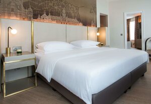 Radisson Blu Hotel Antwerp City Centre (Van Schoonhovenstraat No:23, Antwerp), otel  Antwerp'ten