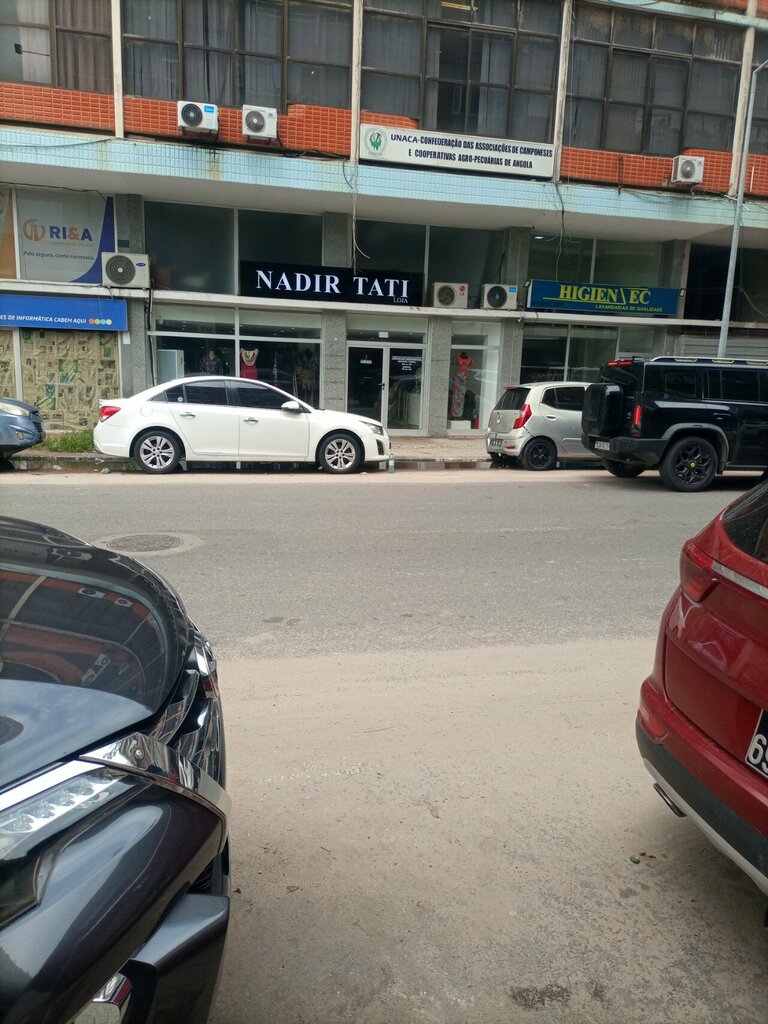 Yönetim ofisi Nadir Tati, Loanda, foto