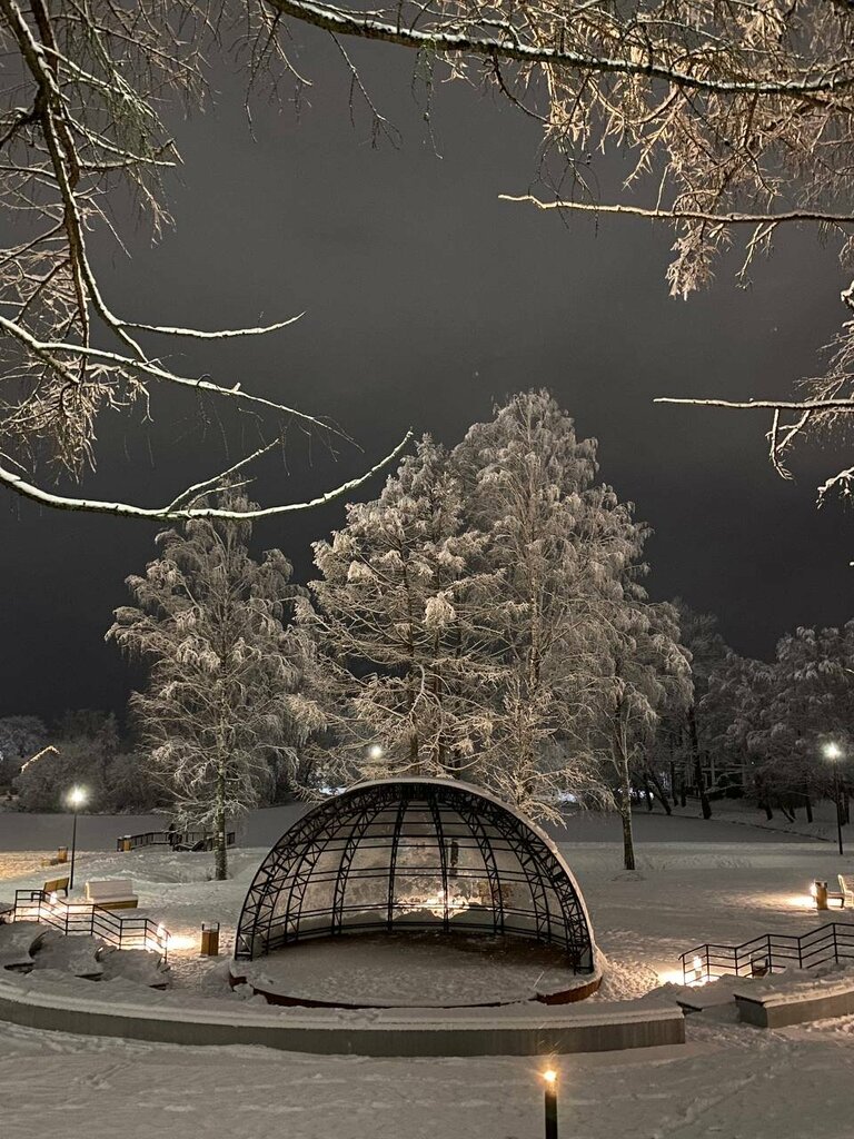 Turistik yerler Амфитеатр, Tixvin, foto