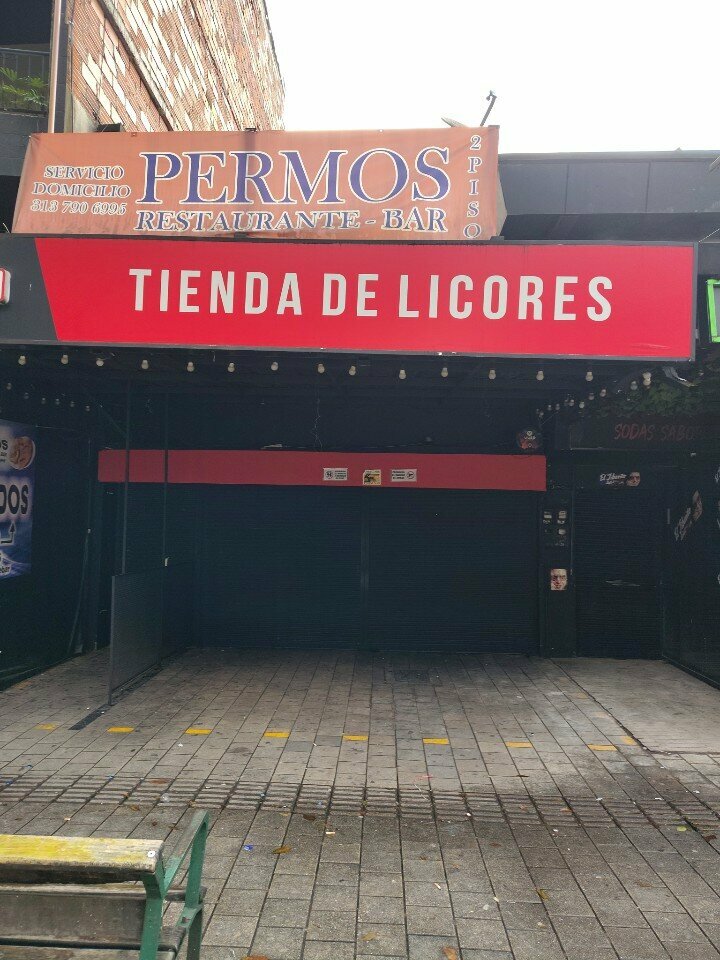 Alkollü içecekler Lico Express Liquor Store, Medellin, foto
