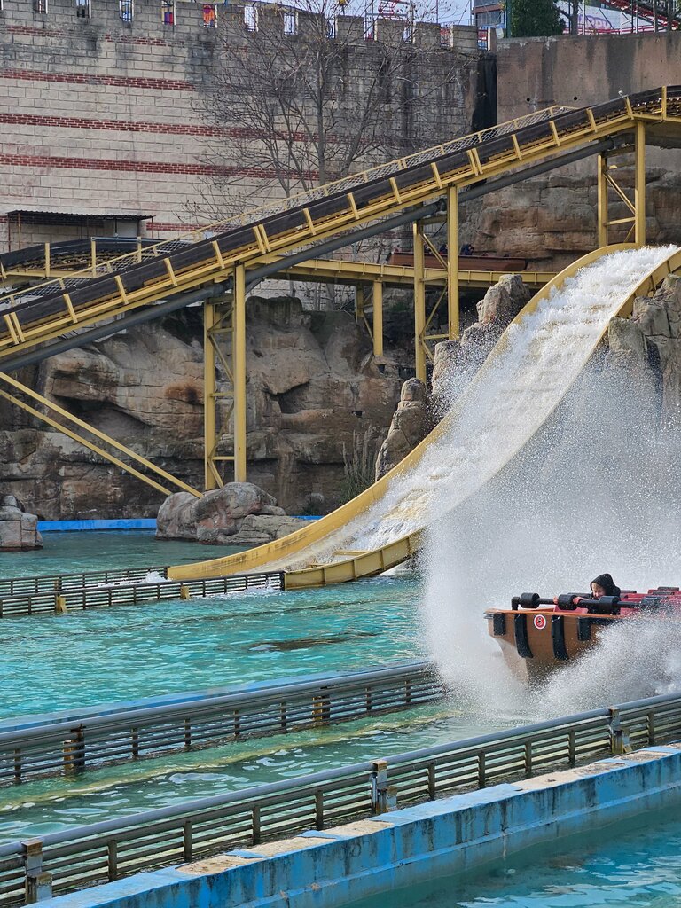 Kültür ve eğlence parkları Disneyland, İstanbul, foto