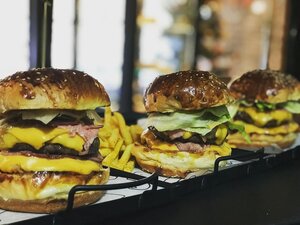 Bent Burger (Kemer Mah., Mareşal Fevzi Çakmak Cad., No:30/A, Sarıyer, İstanbul), kafe  İstanbul'dan