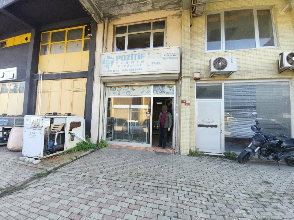 Yapı mağazası Pozitif Teknik Hırdavat, İstanbul, foto