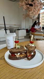 Nomu (ulitsa Atazhukina No:10В), kafe  Nalchik'ten