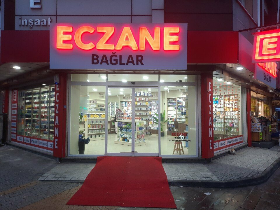 Eczaneler Bağlar Eczanesi, İstanbul, foto