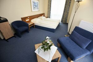 Hotel Rheinpark Rees (North Rhine-Westphalia, Wesel, Vor dem Wall, 15), otel  Kuzey Ren‑Vestfalya'dan
