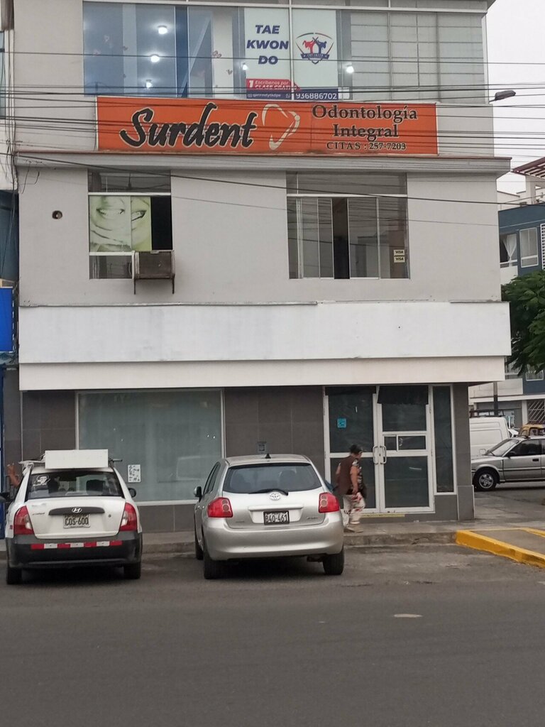 Özel ağız ve diş sağlığı klinikleri ve muayenehaneleri Surdent, Lima, foto