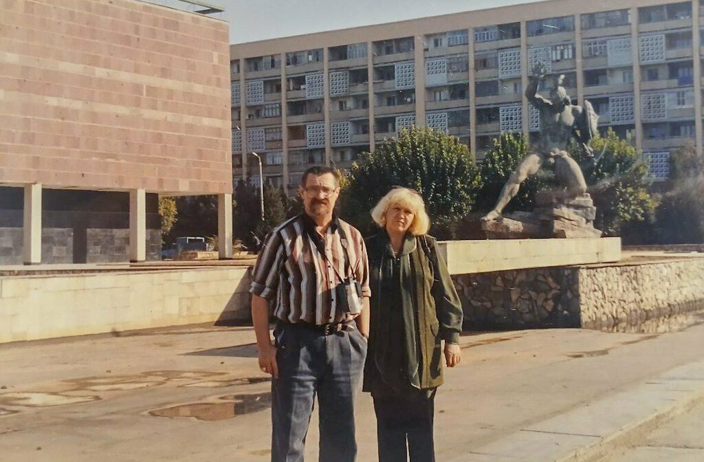 Park, sokak heykeli Farhad, Nevai, foto