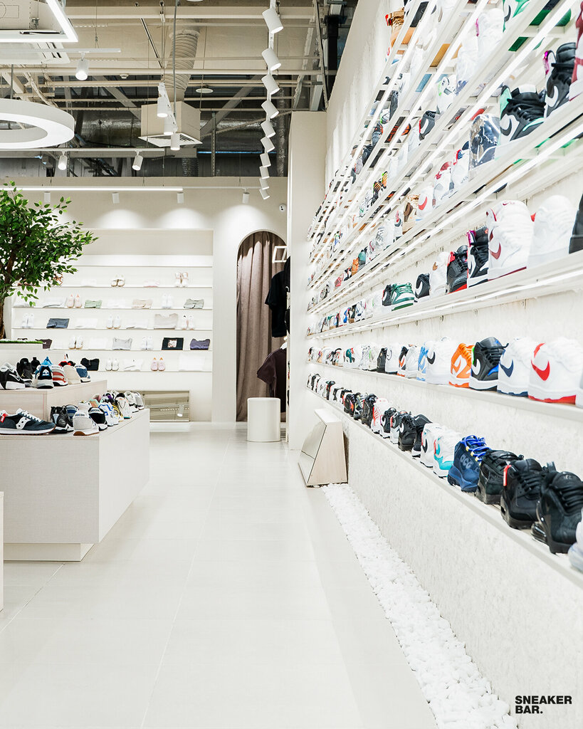Spor giyim ve ayakkabı Sneaker Bar, Minsk, foto