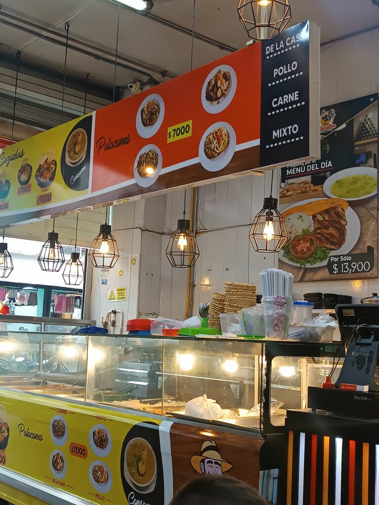 Restoran Canelón Chicken, Medellin, foto