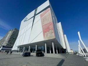 Интеркино (ulitsa Generala Ivanova No:1), sinemalar  Surgut'tan