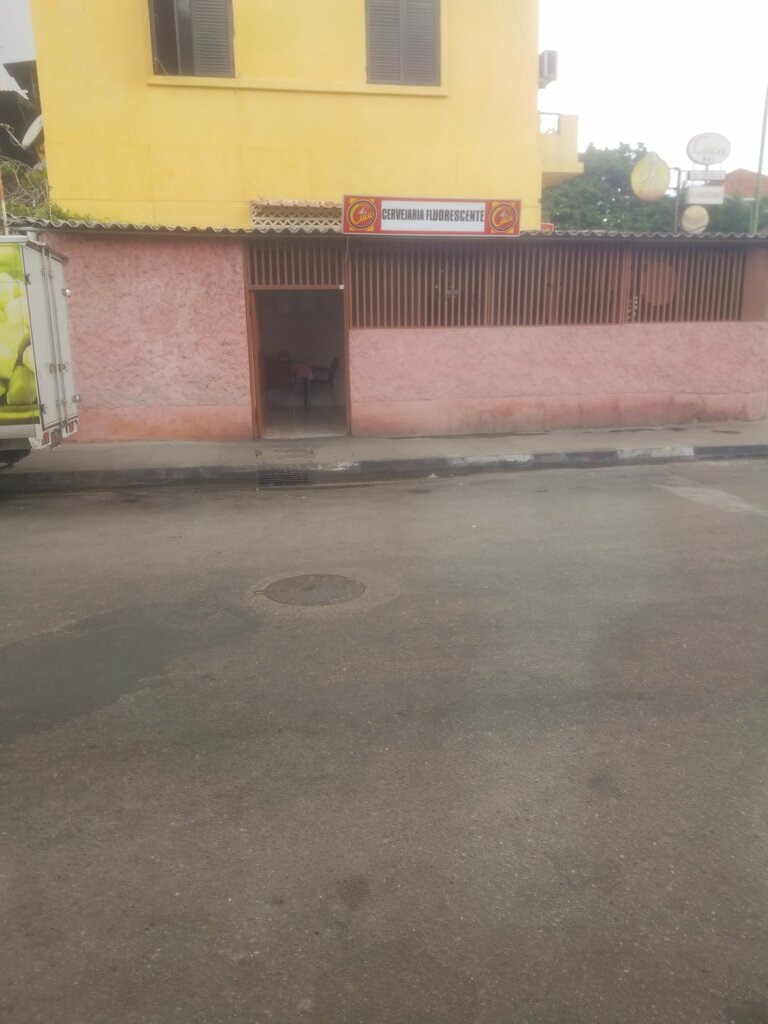 Alkollü içecekler Cervejaria Fluorescente, Loanda, foto