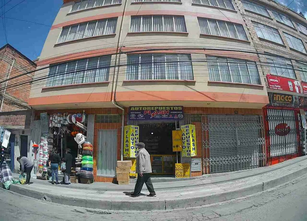 Motosiklet yedek parçaları Auto Repuestos Flash, La Paz, foto