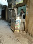 Al Makkah shangla tea stall (Province of Punjab, Lahore, Haq Nawaz Road), al götür çay  Lahor'dan