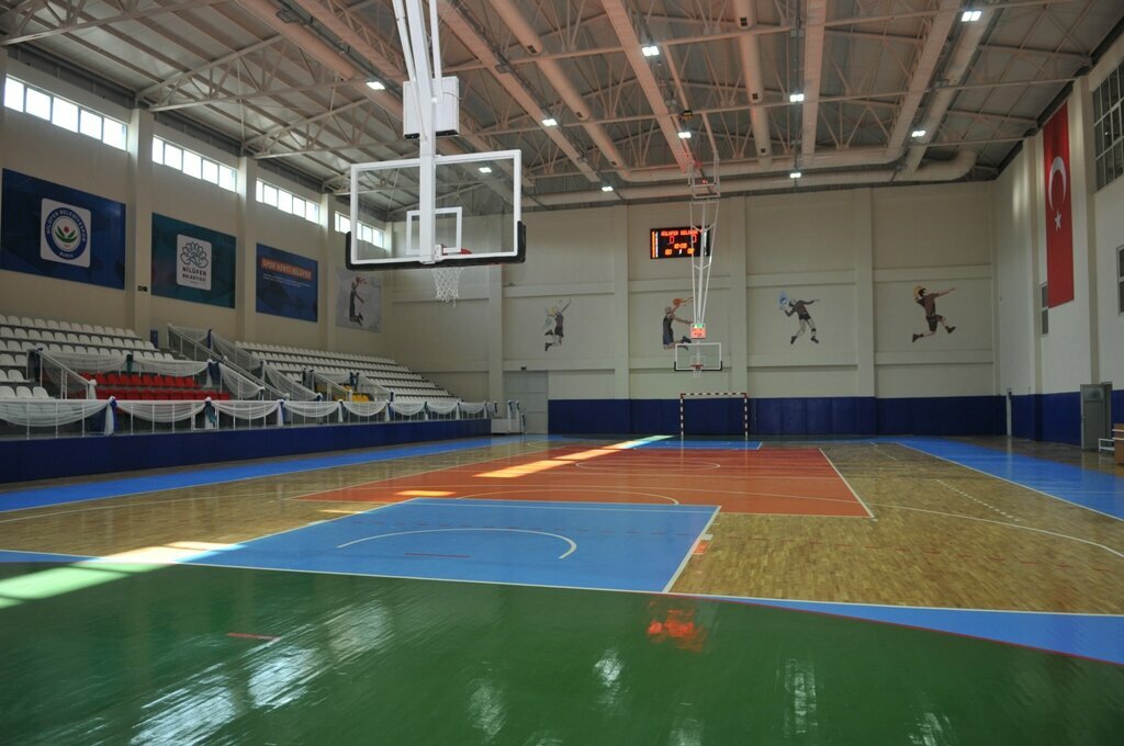 Çok amaçlı spor tesisleri Nilüfer Belediyesi 100. Yıl Gençlik ve Spor Merkezi, Bursa, foto