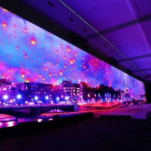 Projektörler Avm Creatives, Dubai, foto