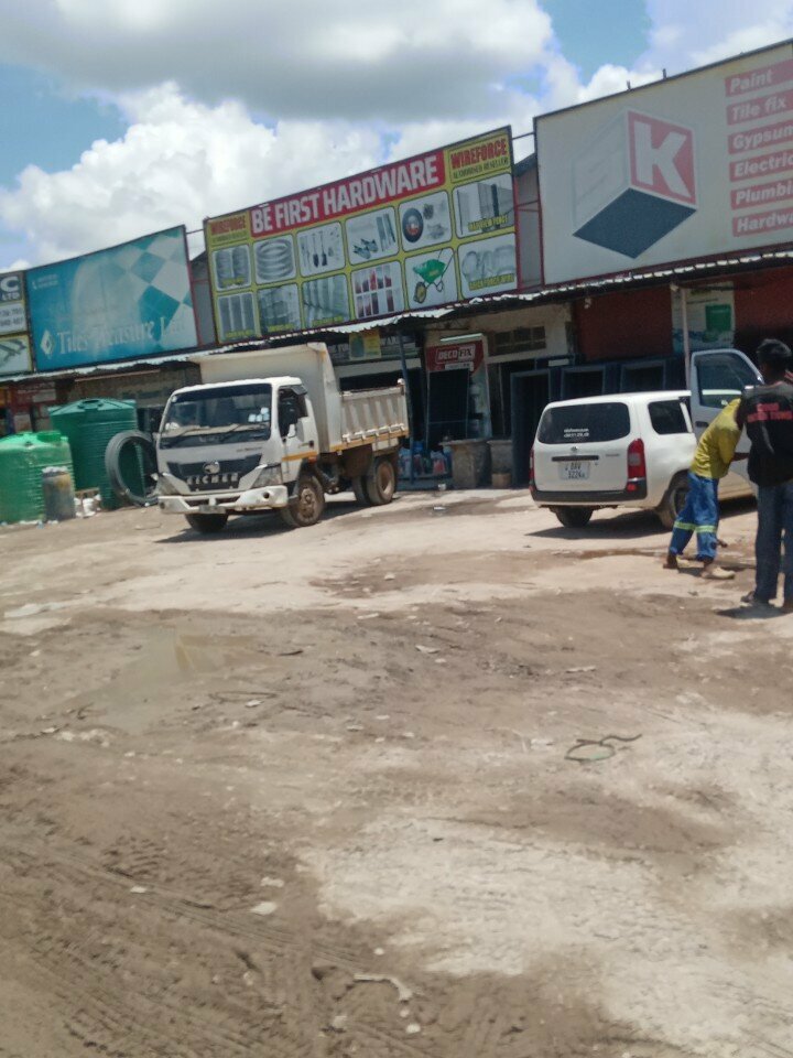 Yapı mağazası Be First Hardware Ltd, Lusaka, foto