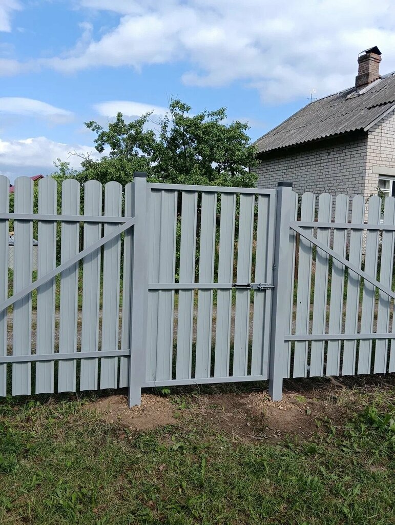 Çitler, parmaklıklar Dostupnye Zabory, Maloyaroslavets, foto