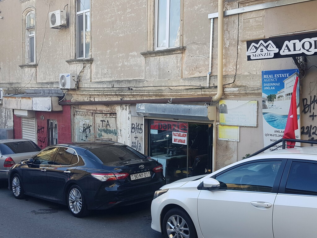 Kıyafet tamiri Dərzi, Bakü, foto