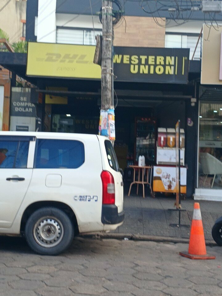 Nakliye firmaları DHL Express Service Point, Santa‑Krus, foto
