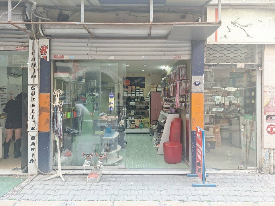 Ayakkabı tamiri Hakan Kundura, İzmir, foto