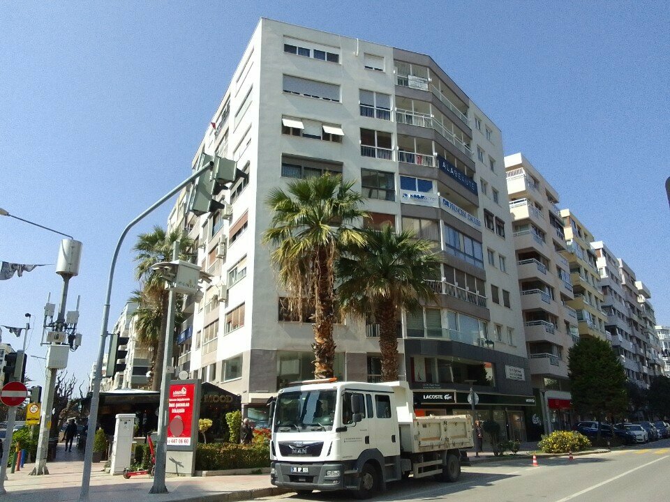 Özel ağız ve diş sağlığı klinikleri ve muayenehaneleri Uzm. Dr. Gülşah Kuru, İzmir, foto