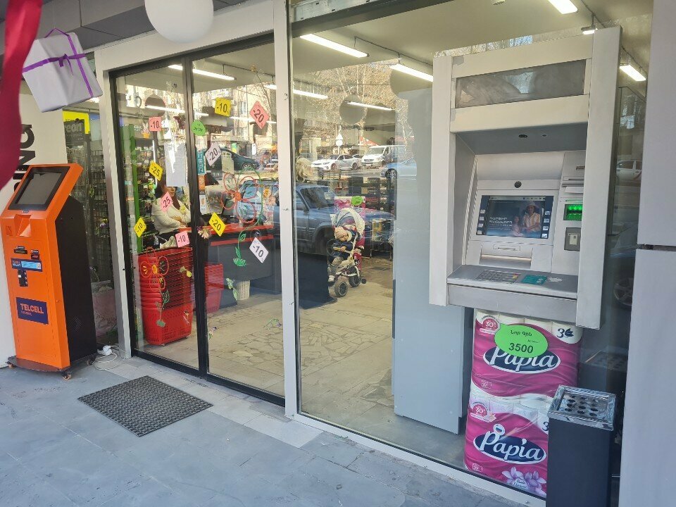 ATM'ler Acba, Erivan, foto
