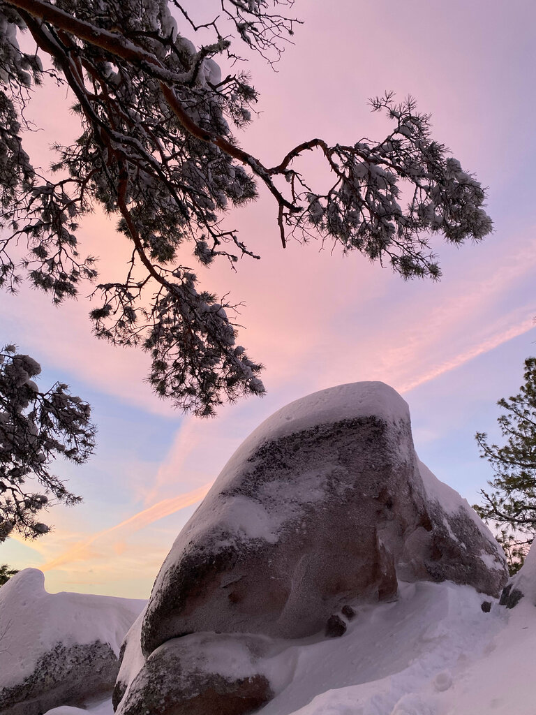 Dağ zirvesi Скала Предтеча, Krasnoyarski krayı, foto