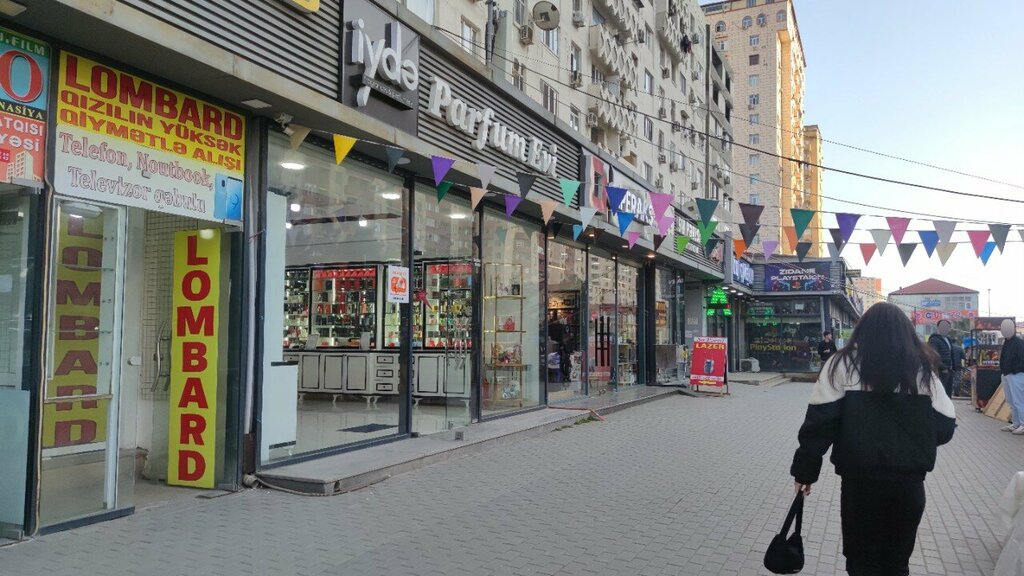 Kozmetik ve parfümeri mağazaları Iyde, Bakü, foto