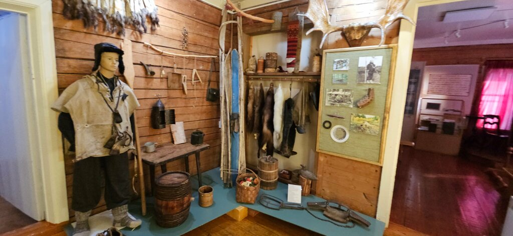 Müzeler ve sanat galerileri Izhemsky rayonny istoriko-krayevedchesky muzey Mbuk, Komi, foto