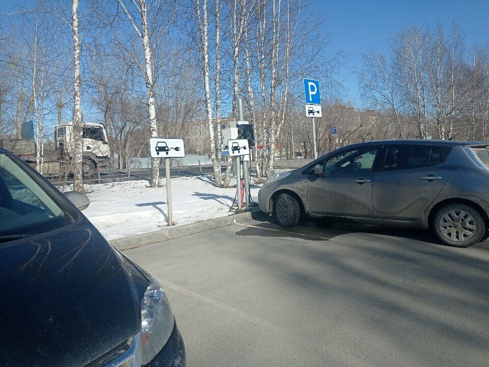 Elektrikli oto şarj istasyonları Индустрия S, Tiumen, foto