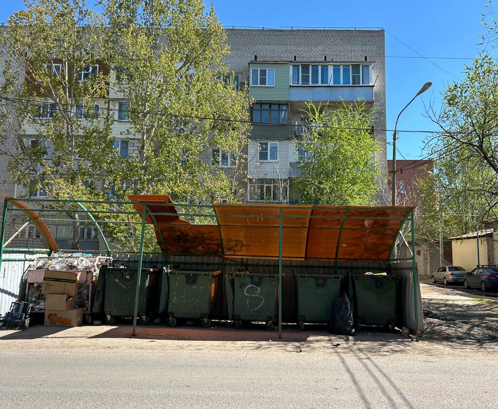 Çöp alanları Trash and garbage disposal area, Astrahan, foto