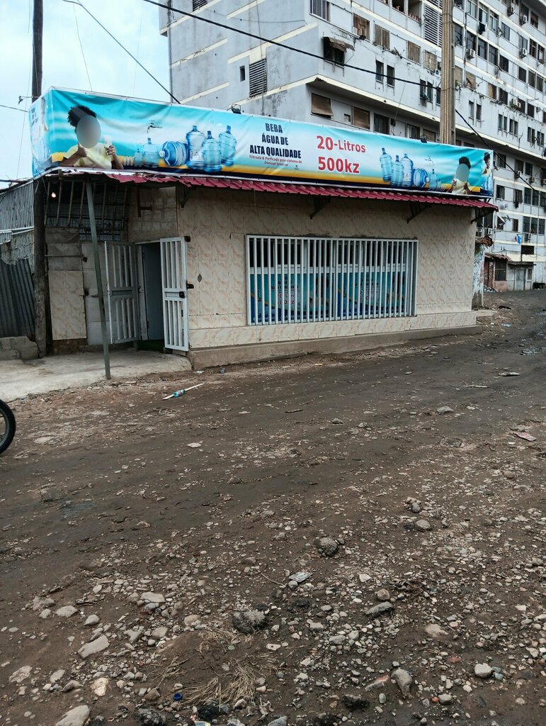 Su satışı Água filtrada, Loanda, foto