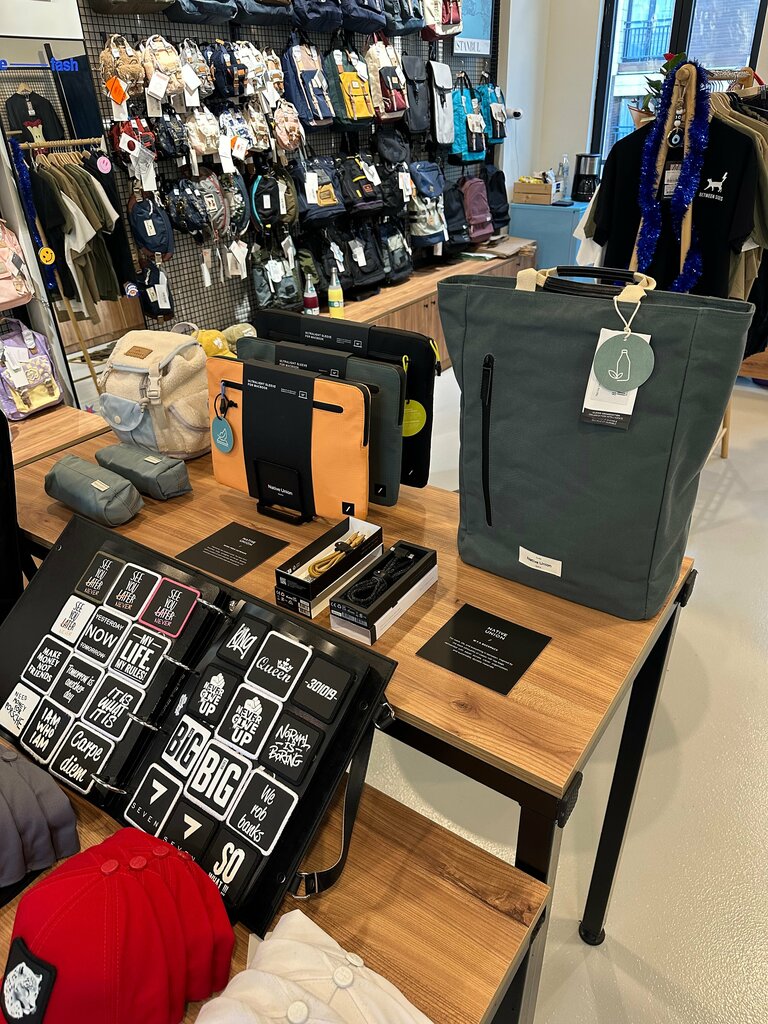 Çanta ve valiz mağazaları E-Fash, İstanbul, foto