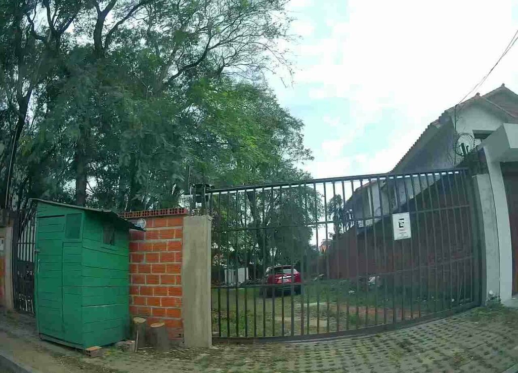 Geçiş noktaları, güvenlik kontrol alanı Security Post, Santa‑Krus, foto