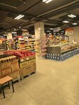 Korzinka (Hamid Olimjon koʻchasi No:153, Yuqori G'irvon mahalla fuqarolar yigʻini), market  Nemengan'dan