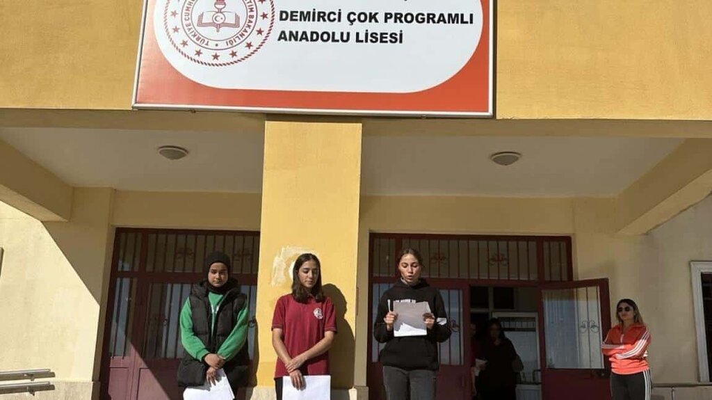 Lise Demirci Çok Programlı Anadolu Lisesi, Gülağaç, foto