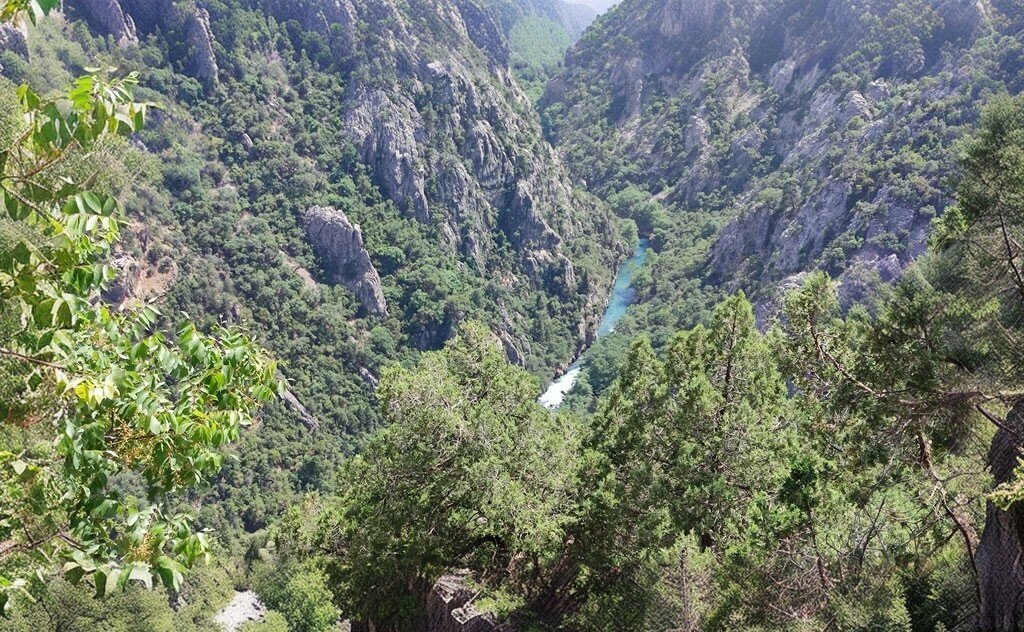 Unutulmaz olayların yeri Manastır kanyonu seyir terası, İbradı, foto