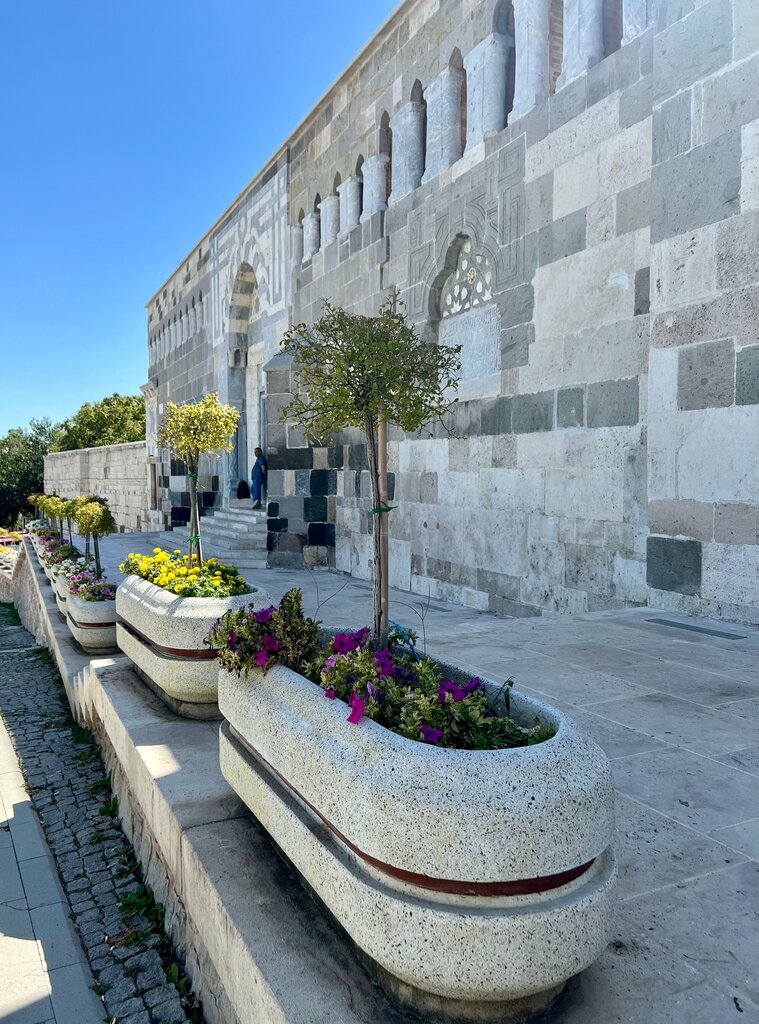 Anıt levhası, anıt taş Selçuklu Sultanlarının Türbesi, Konya, foto