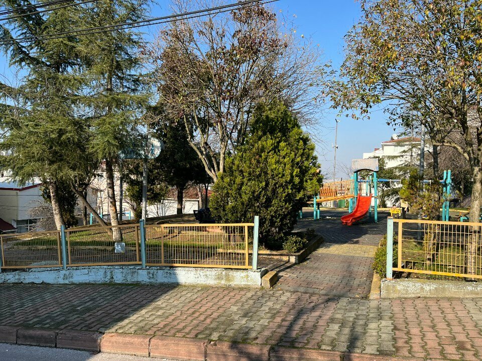 Park, sokak heykeli Veysel Karani Parkı, İstanbul, foto