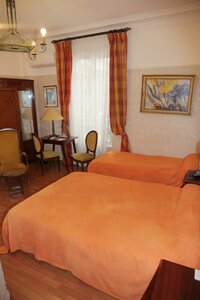 Hotel Cronstadt (Provence-Alpes-Côte d'Azur, Alpes-Maritimes, Arrondissement de Nice, Nice, Rue Cronstadt 3), otel  Nice'den