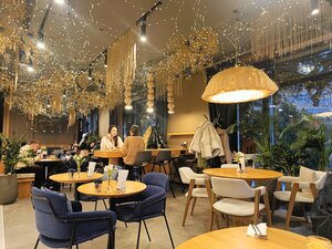 Fields (Musina Street No:1, City of Kazan), kafe  Kazan'dan